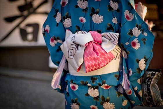 Styling A Modern Kimono Dress: Tips For Every Occasion